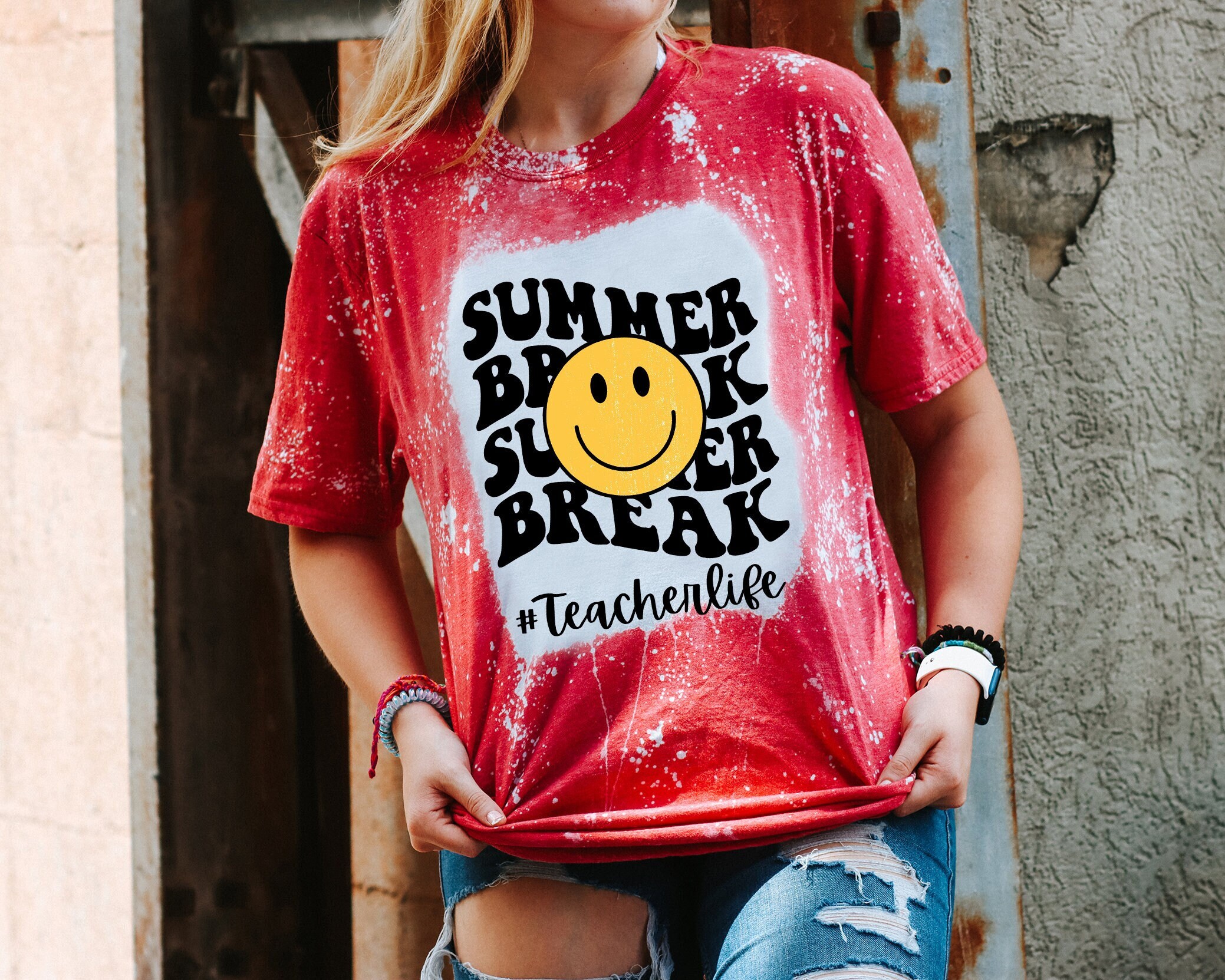 'Summer Break' Groovy Typography with Cheerful Smiley Face and Hashtag ...
